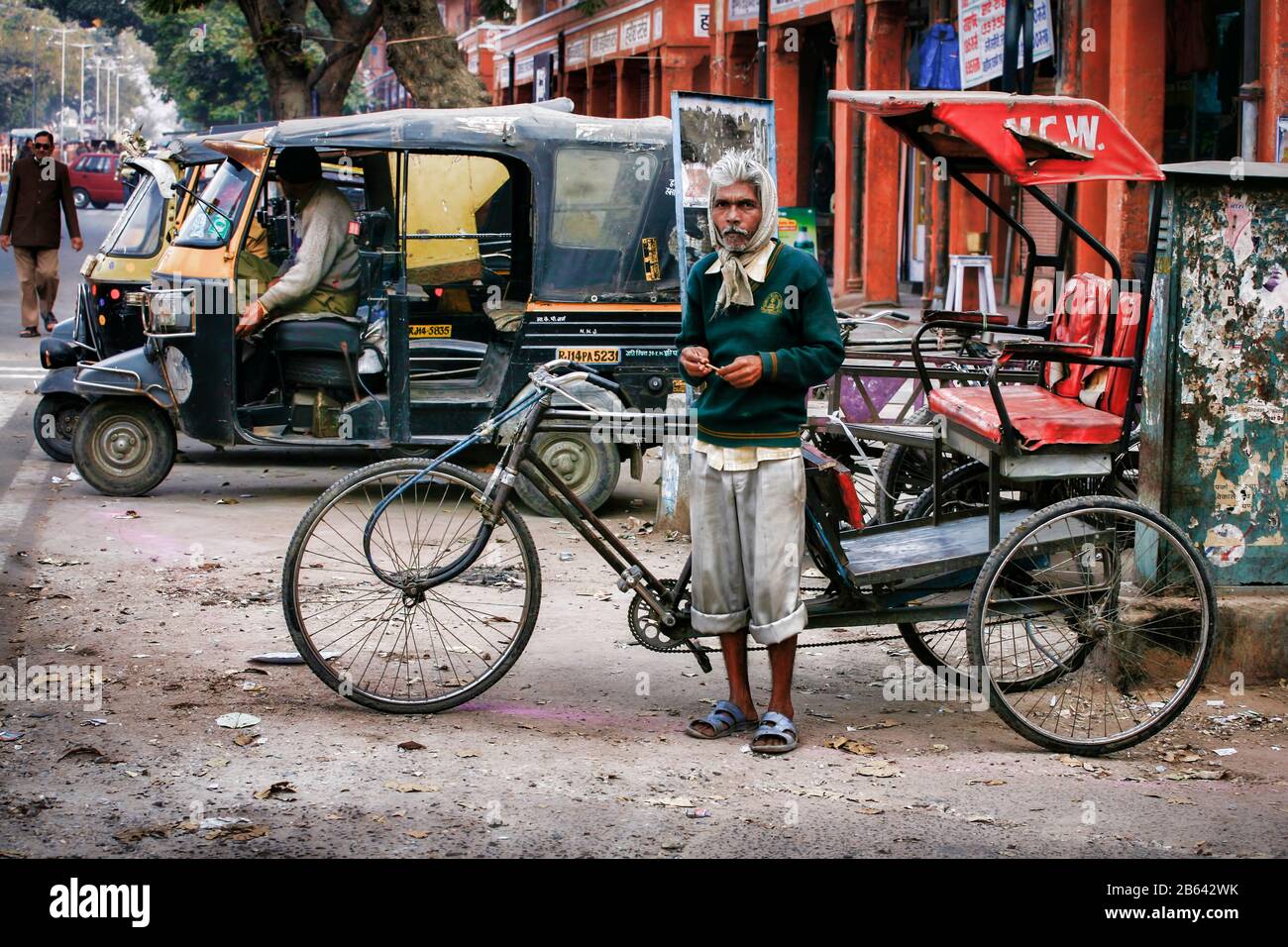 Standing rickshaw hi-res stock photography and images - Alamy