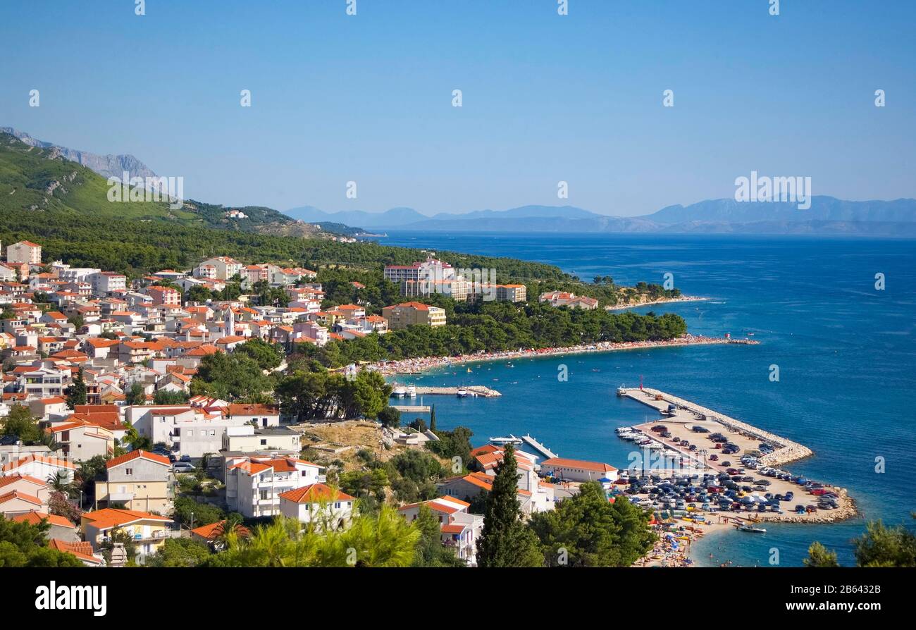City view of Makarska, Biokovo mountains, Makarska Riviera, Dalmatia ...