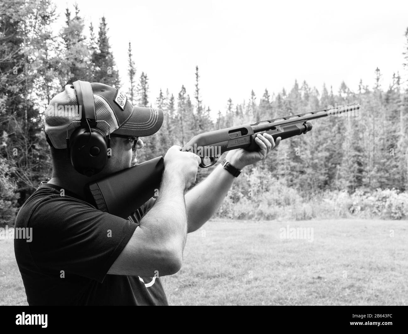 Gun shots Black and White Stock Photos & Images - Alamy