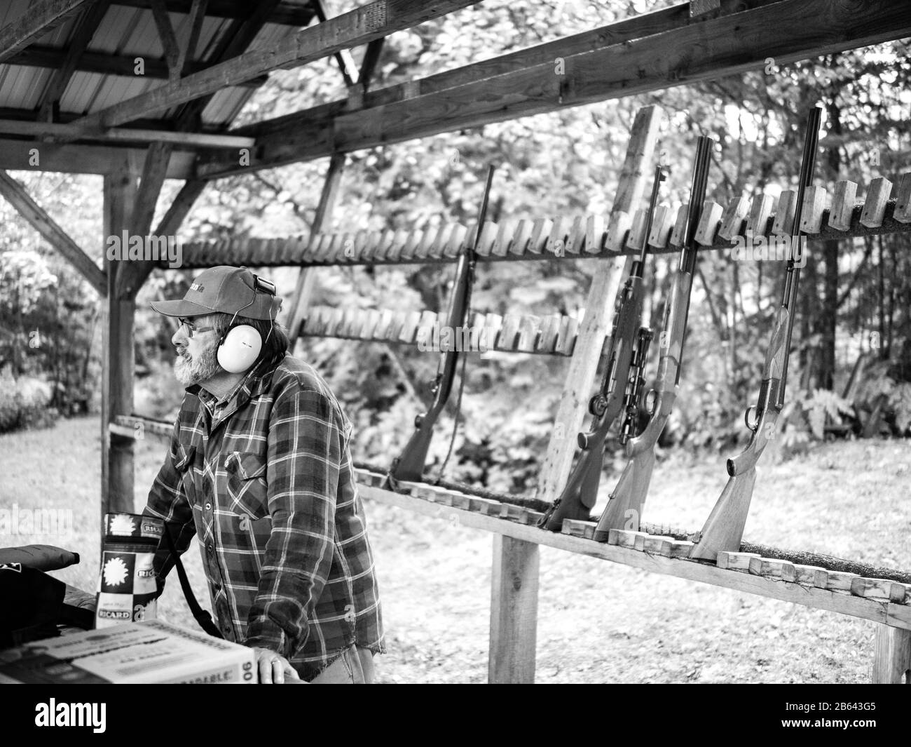 old man, shooting range Stock Photo - Alamy