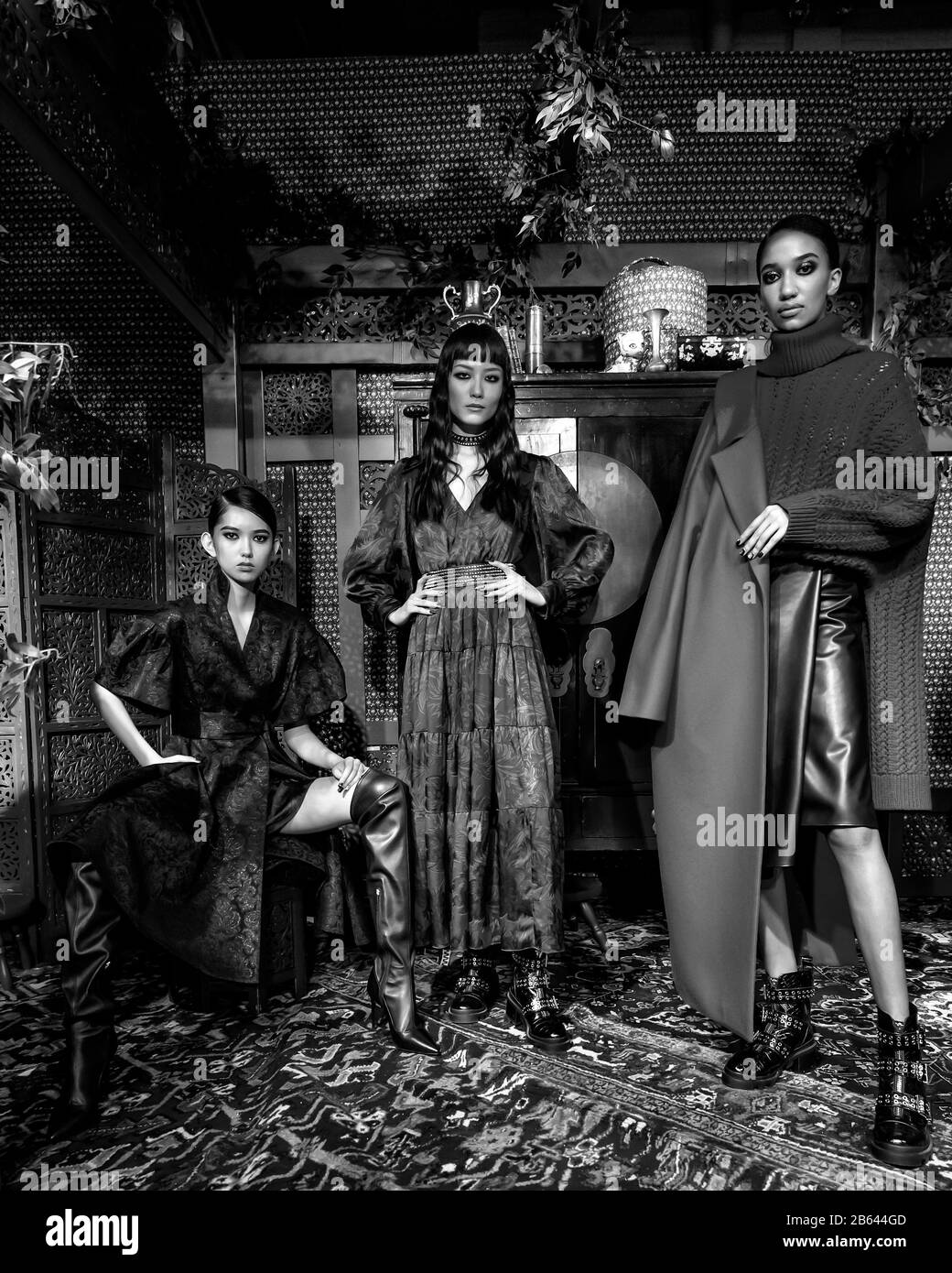 Fall fashion 2020 Black and White Stock Photos & Images - Alamy