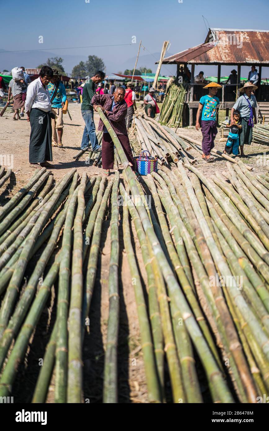 Local people in the Inle lake, Myanmar, Asia Stock Photo - Alamy
