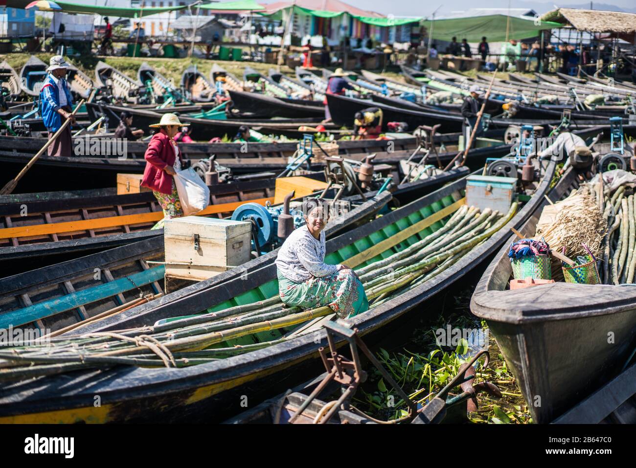 Local people from Inle lake, Myanmar, Asia Stock Photo - Alamy