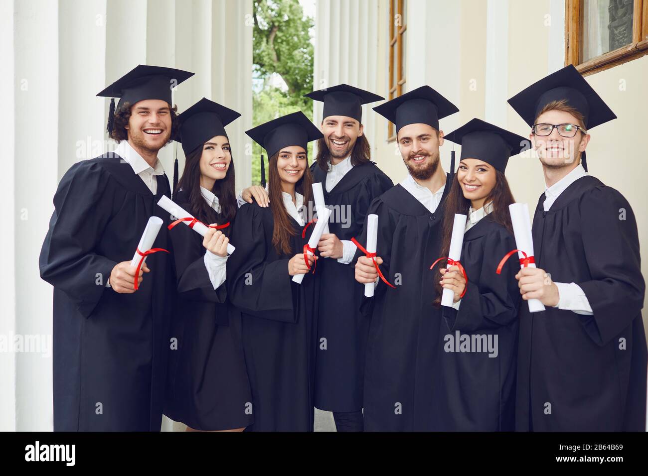 Group of alumni hi-res stock photography and images - Alamy