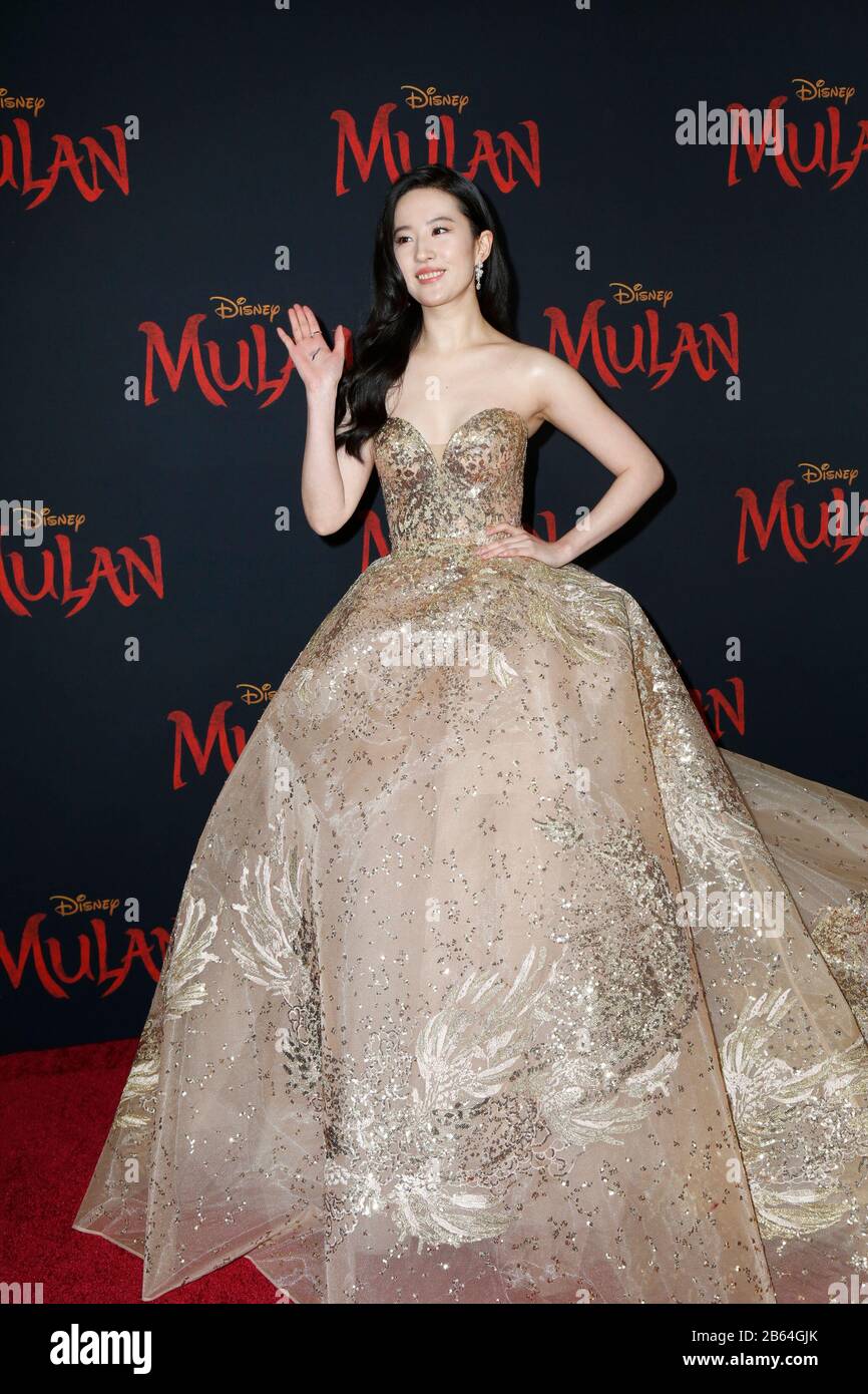 Hollywood, USA. 09th Mar, 2020. Liu Yifei, Crystal Liu walking the red ...