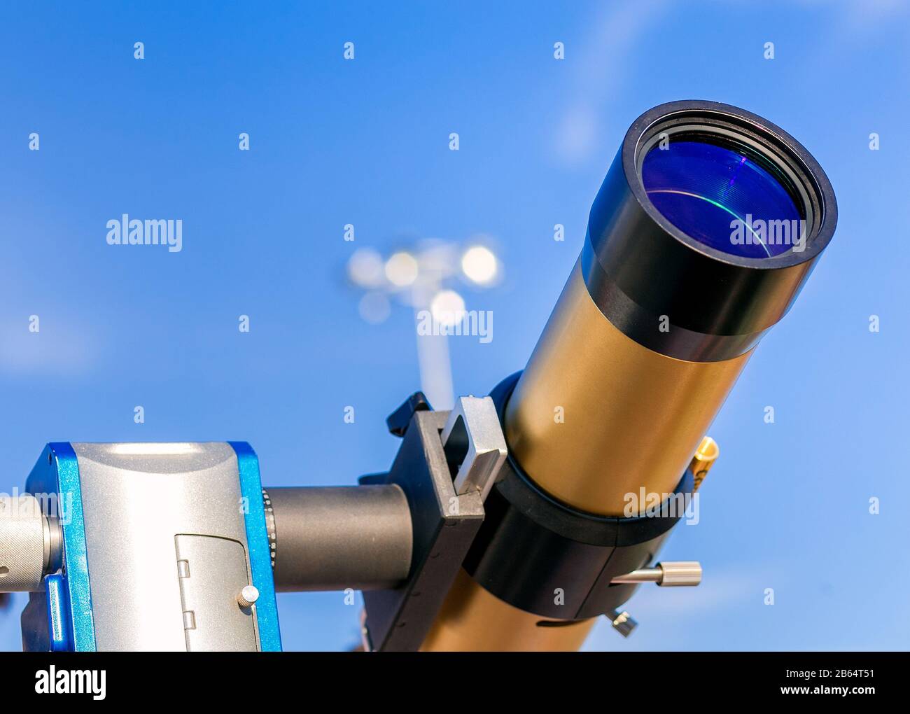 Amateur astronomer and telescope hi-res stock photography and images ...