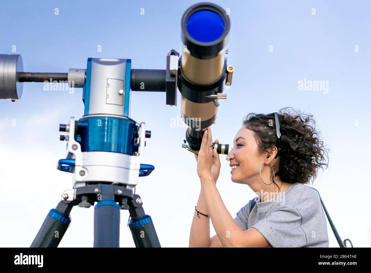 Astronomer telescope woman hi-res stock photography and images - Alamy