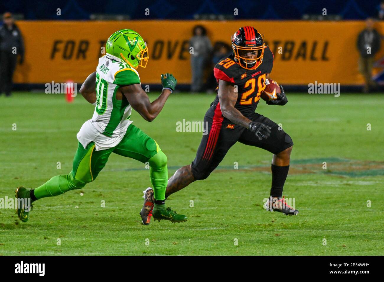 LA Wildcats running back Martez Carter (28) runs the ball during an XFL ...