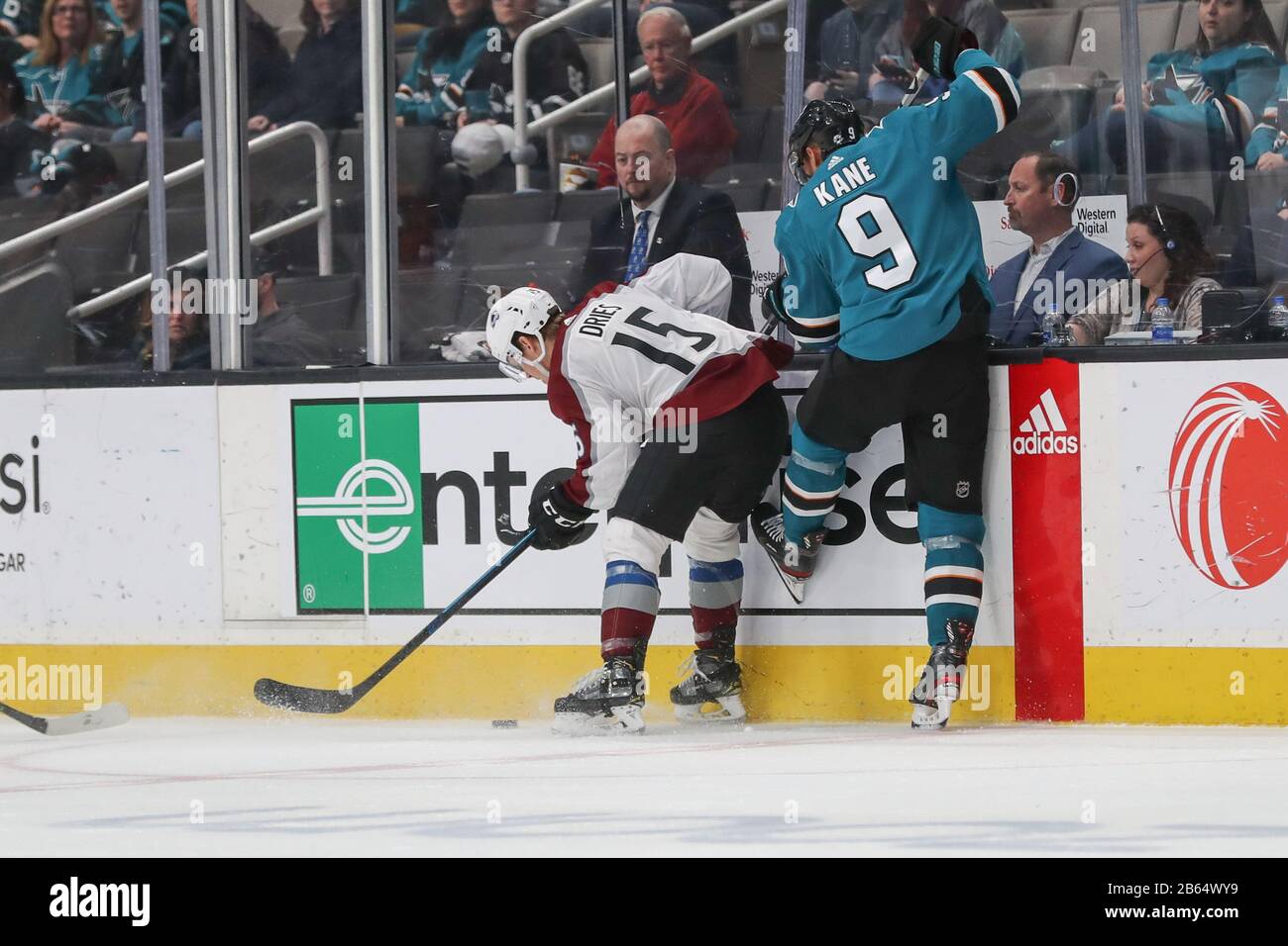 Evander kane hi-res stock photography and images - Alamy