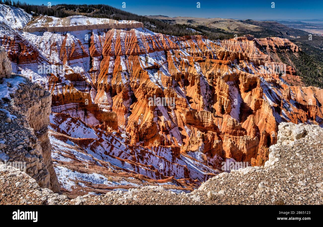 Hoodoos in Cedar Breaks Amphitheater seen in late October from Point ...