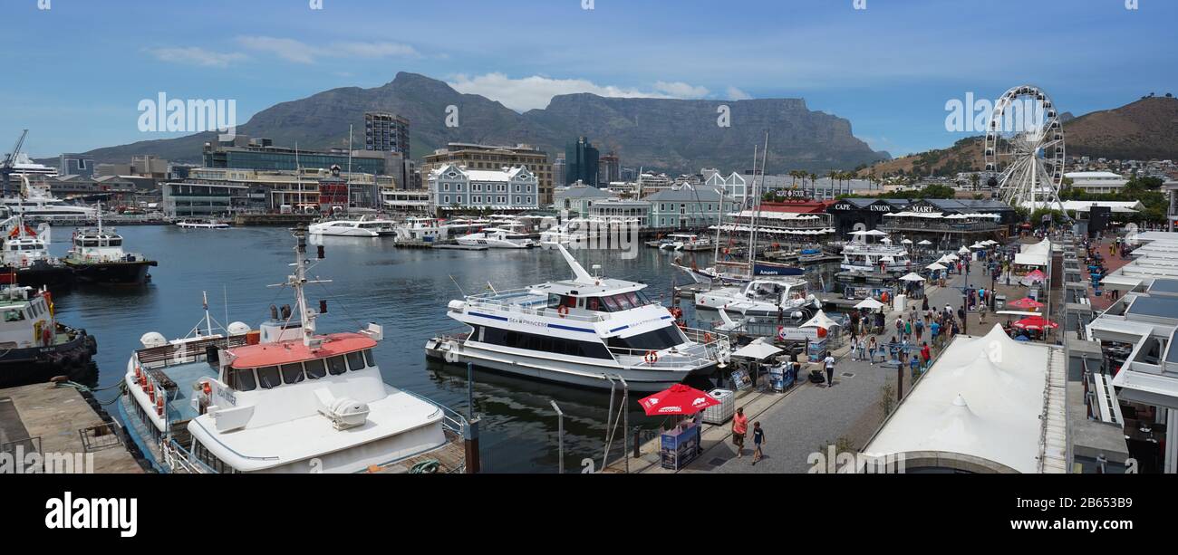 Cape Town, Victoria and Alfred Waterfront, Table Bay Harbour, South ...