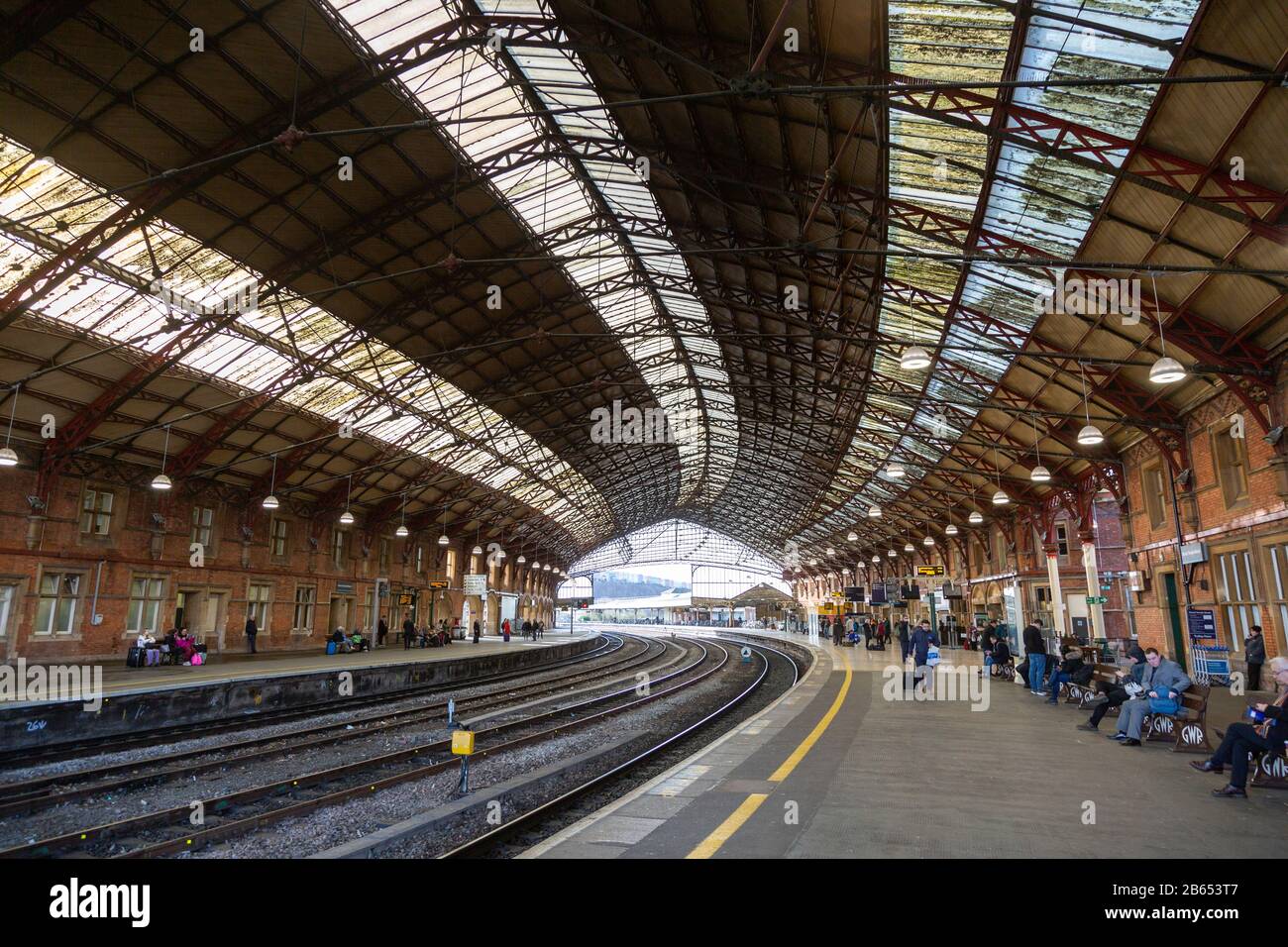 Bristol temple meads station platform hi-res stock photography and ...
