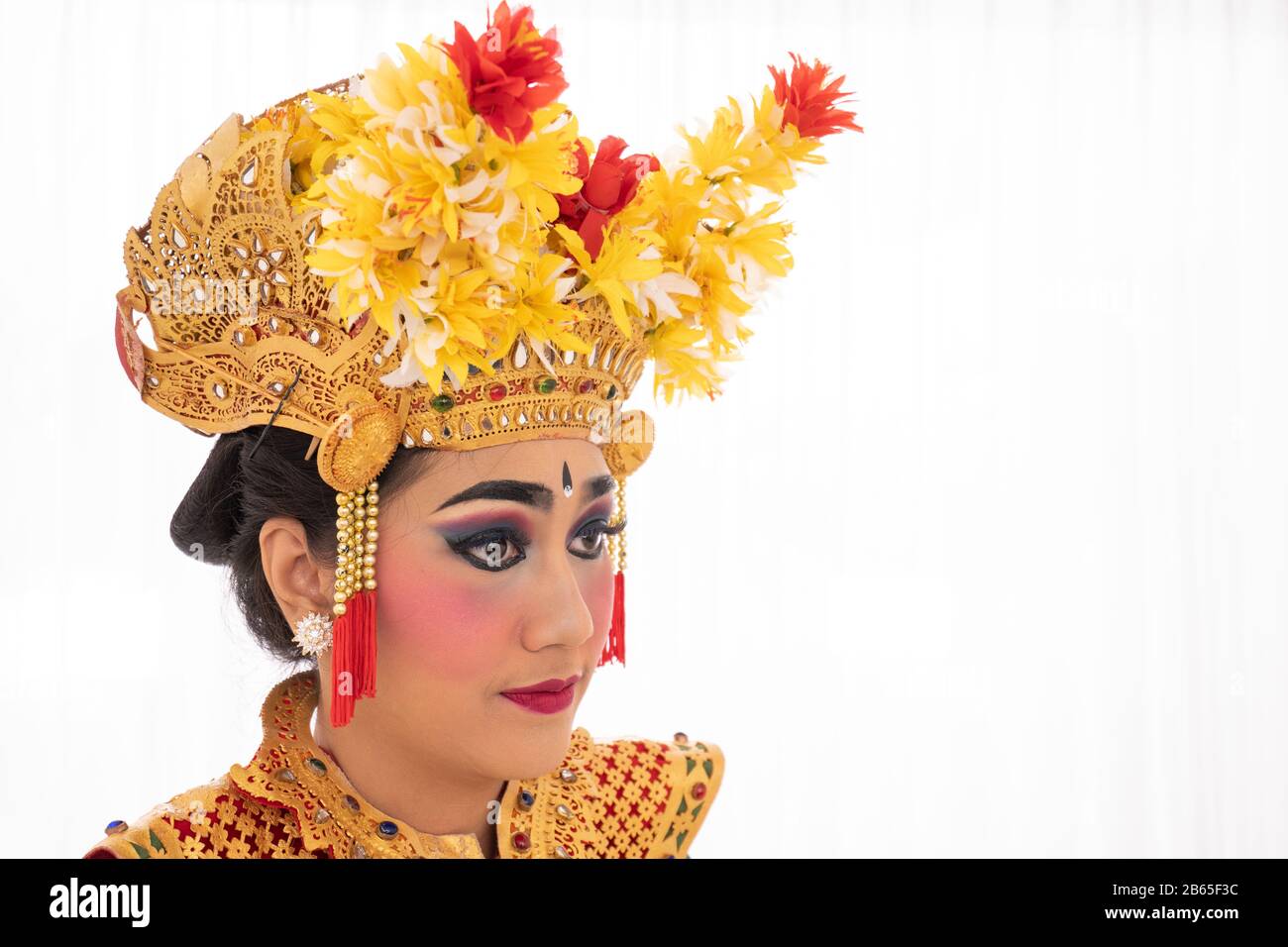 Asian woman portrait with Balinese dancer crown, wearing tradional ...