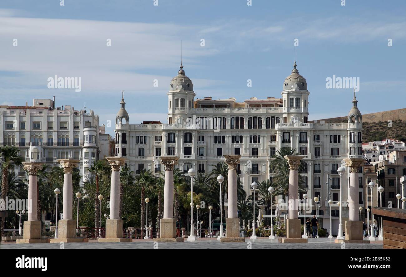 Passeig esplanada despanya hi-res stock photography and images - Alamy