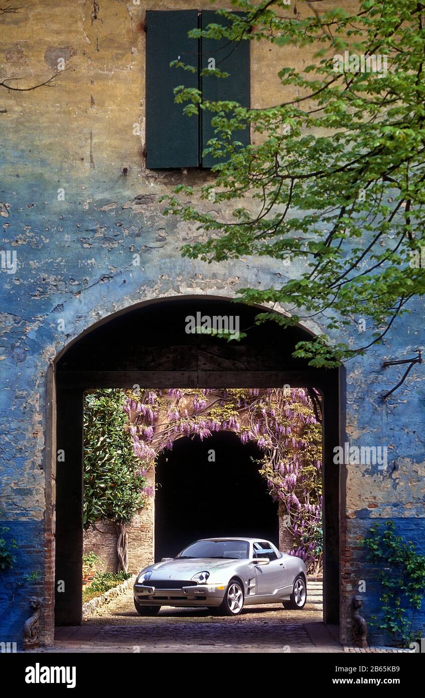 Qvale automobile hi-res stock photography and images - Alamy