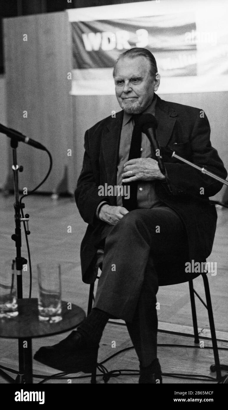 The Polish writer Czeslaw Milosz was a guest of WDR 3. In 1980 he ...