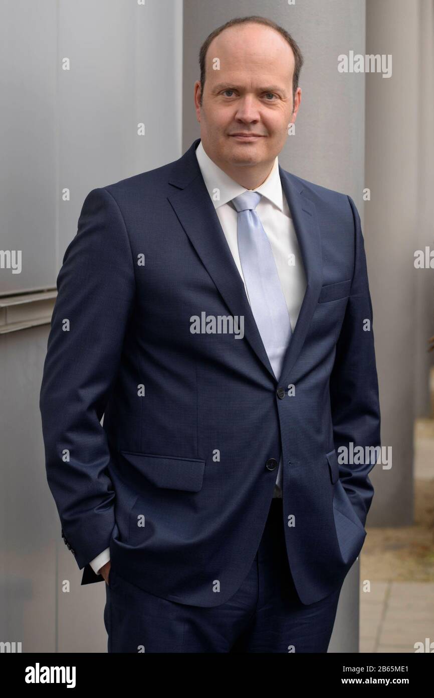 Leipzig, DEU, 23.03.2017: Portrait Robin Alexander, born in 1975 ...