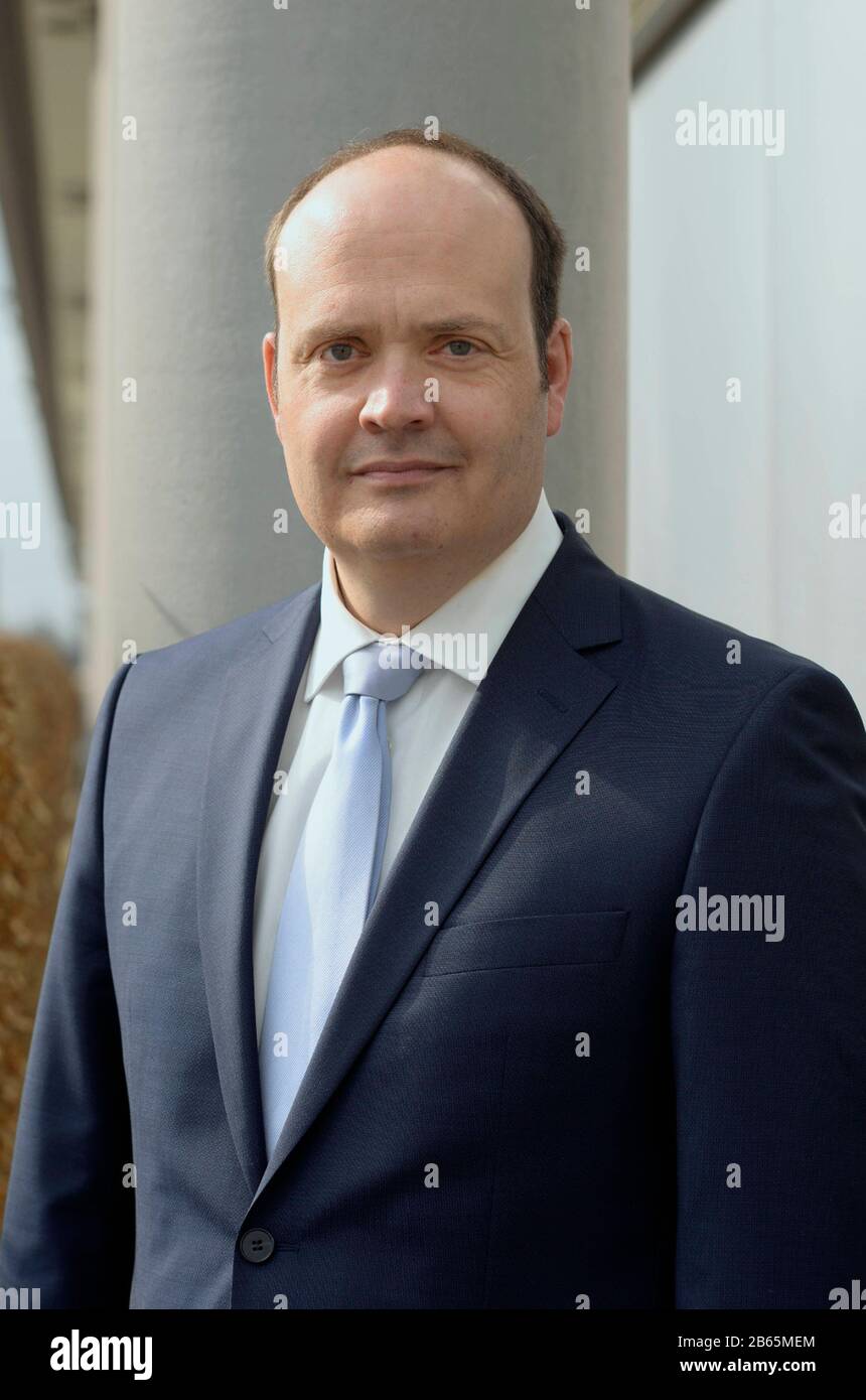 Leipzig, DEU, 23.03.2017: Portrait Robin Alexander, born in 1975 ...