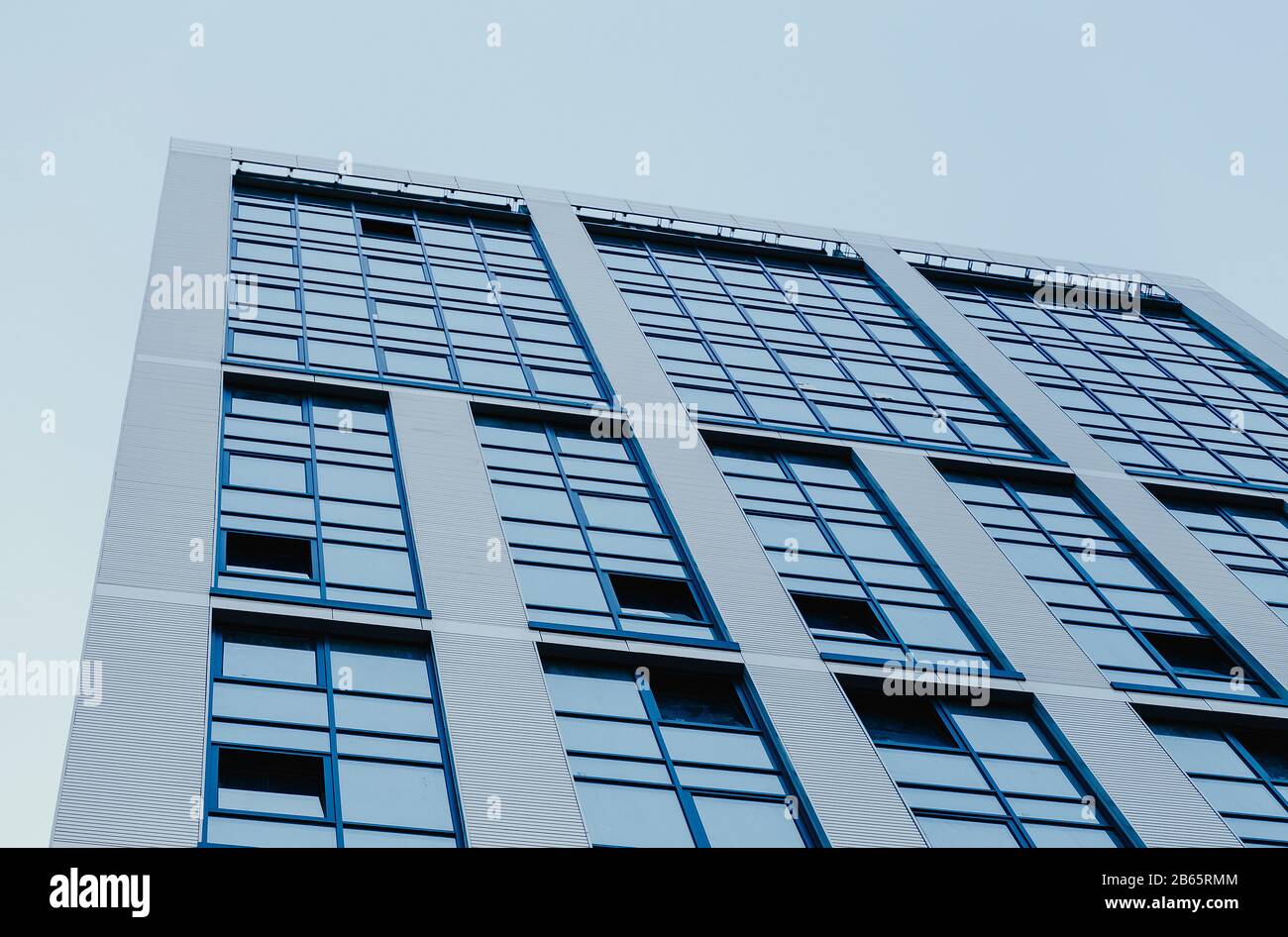 Skyscraper view from bottom hi-res stock photography and images - Alamy