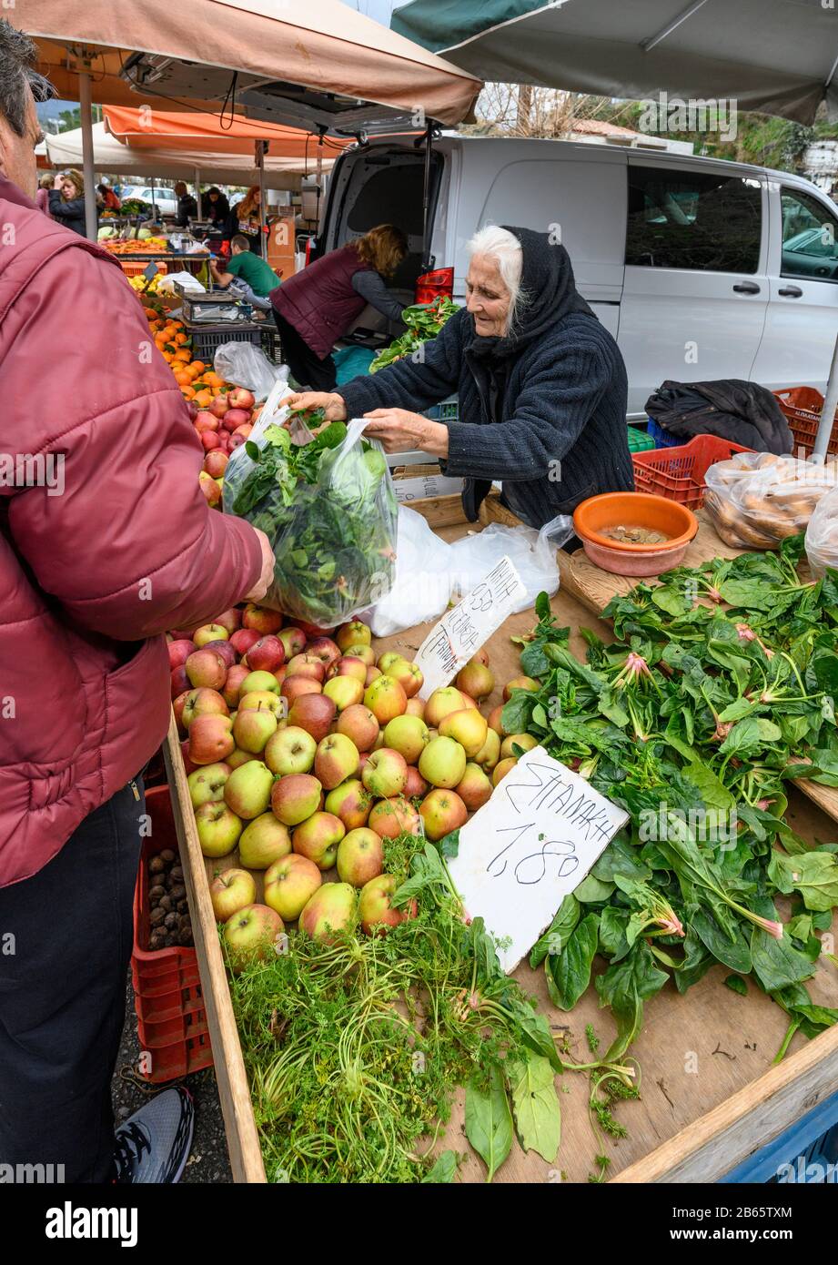 Greek food stall hi-res stock photography and images - Alamy