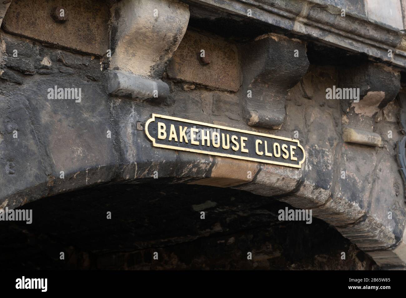 Bakehouse Close in Edinburgh, one of the city's historic alleyways used ...