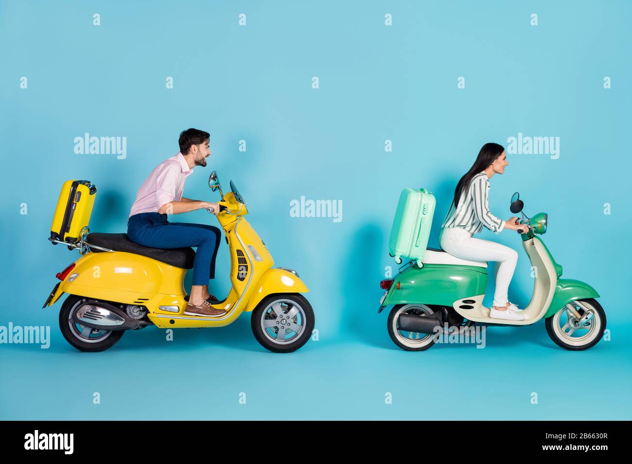 Full length profile photo of rushing airport lady guy drive two retro ...