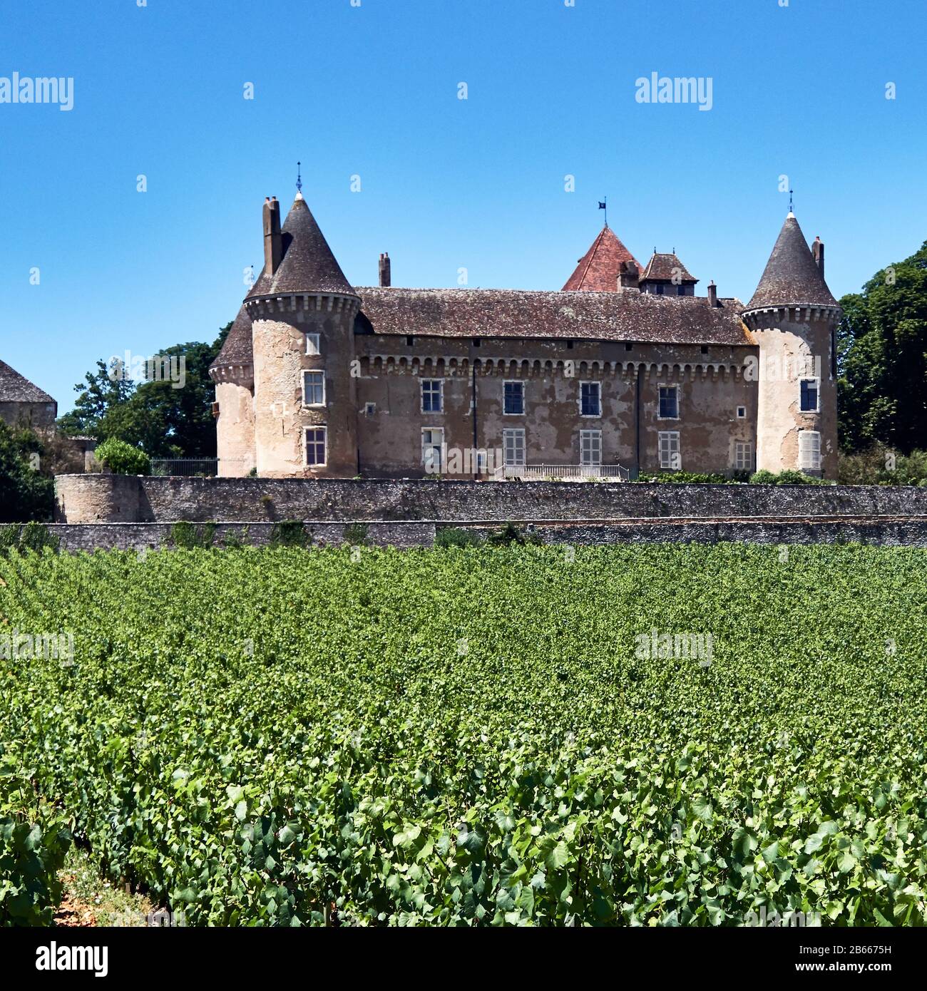 12th century castles in europe hi-res stock photography and images - Alamy