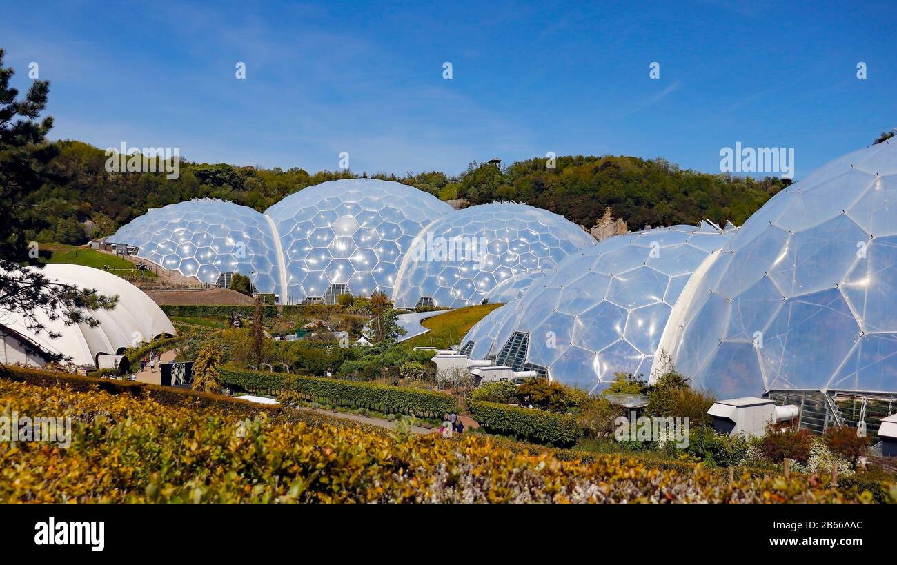 Iconic domes of The Eden Project in Cornwall Stock Photo - Alamy