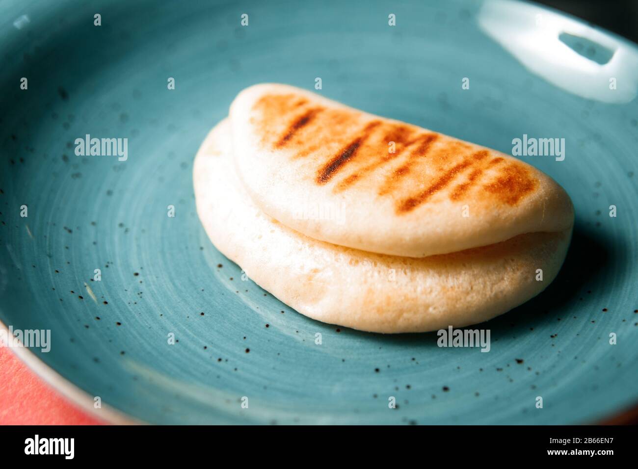 Round blue plate hi-res stock photography and images - Alamy
