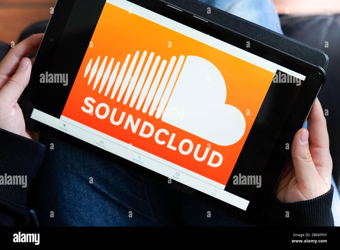 Sound cloud logo hi-res stock photography and images - Alamy