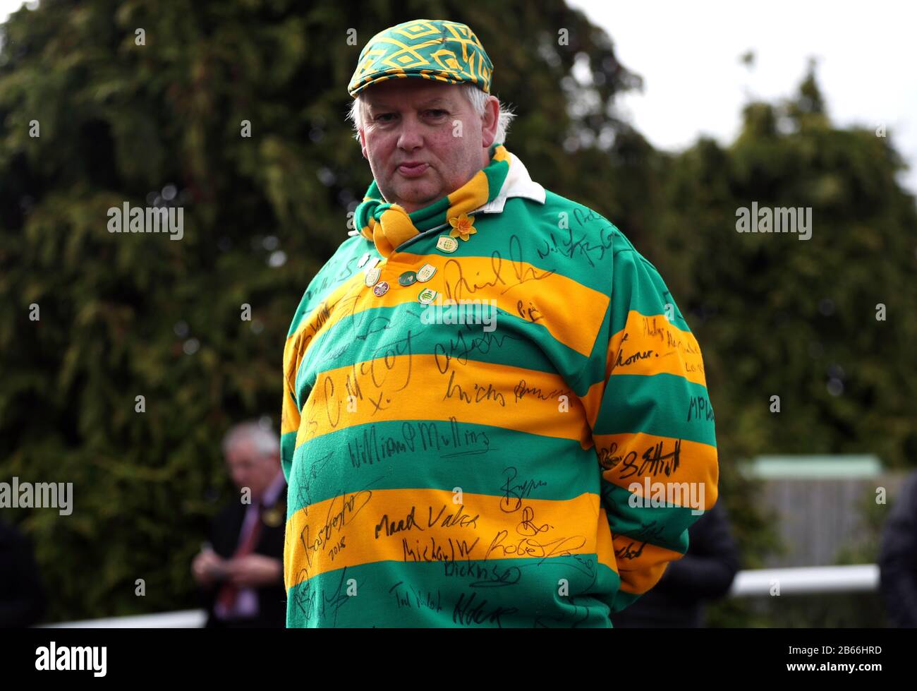 Racegoer john knowles wearing jockey silks hi-res stock photography and ...