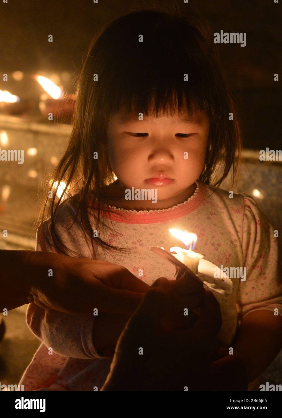 Thai children participates in Yee Peng festival in Chiang Mai ...