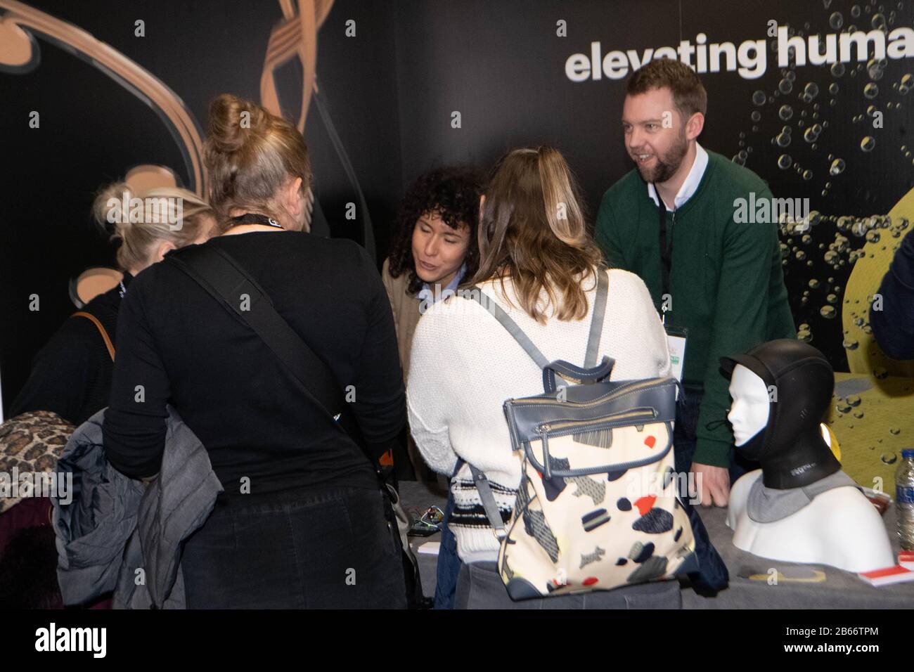 Wearable technology textiles hi-res stock photography and images - Alamy