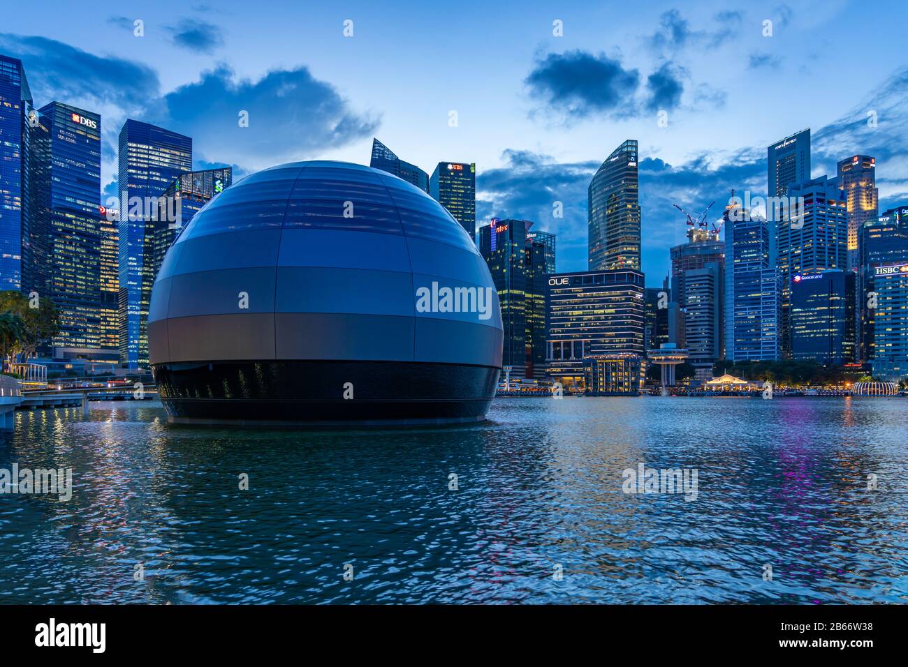 Singapore, Singapore - FEBRUARY 13, 2020: New Singapore Apple Store orb ...