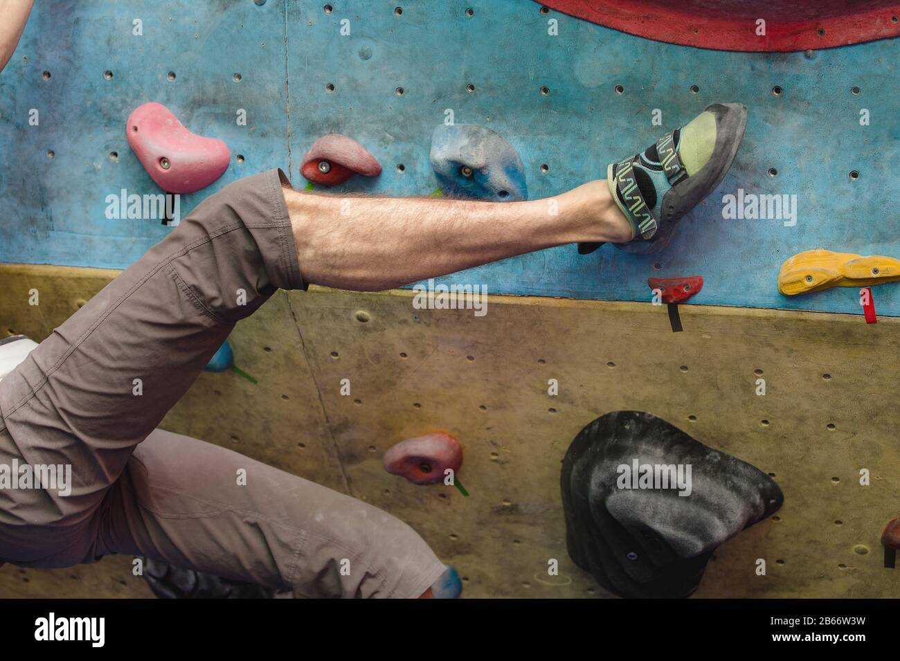 Climbing down a boulder hi-res stock photography and images - Alamy