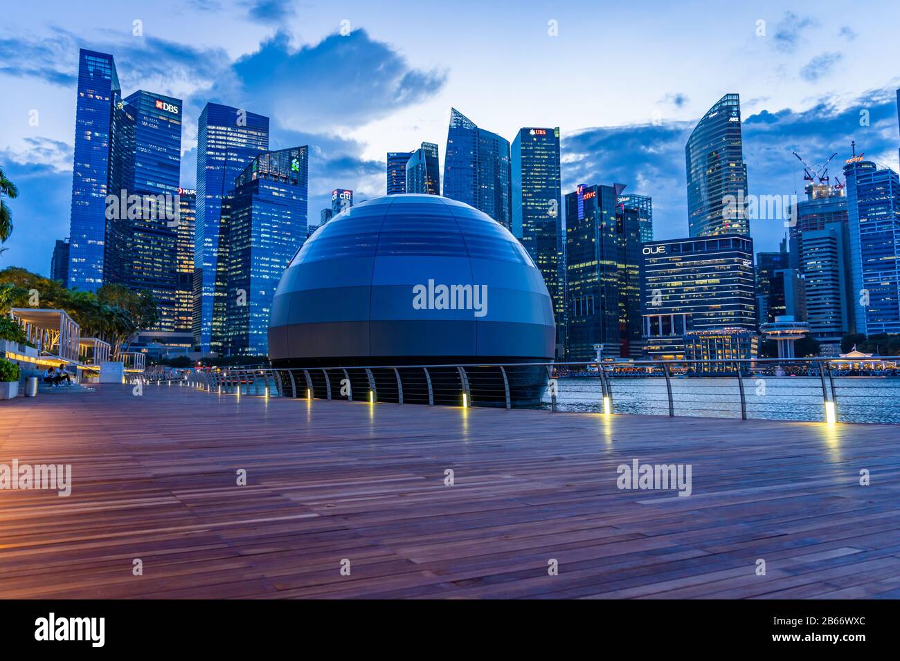 Singapore, Singapore - FEBRUARY 13, 2020: New Singapore Apple Store orb ...