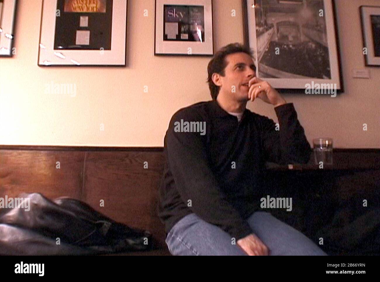 Comedian jerry seinfeld 2002 hi-res stock photography and images - Alamy