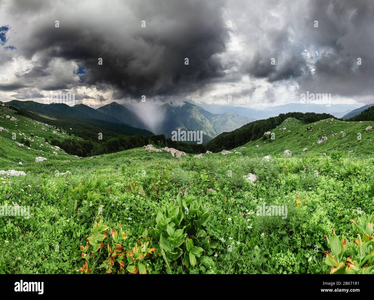 Passing rain storm hi-res stock photography and images - Alamy