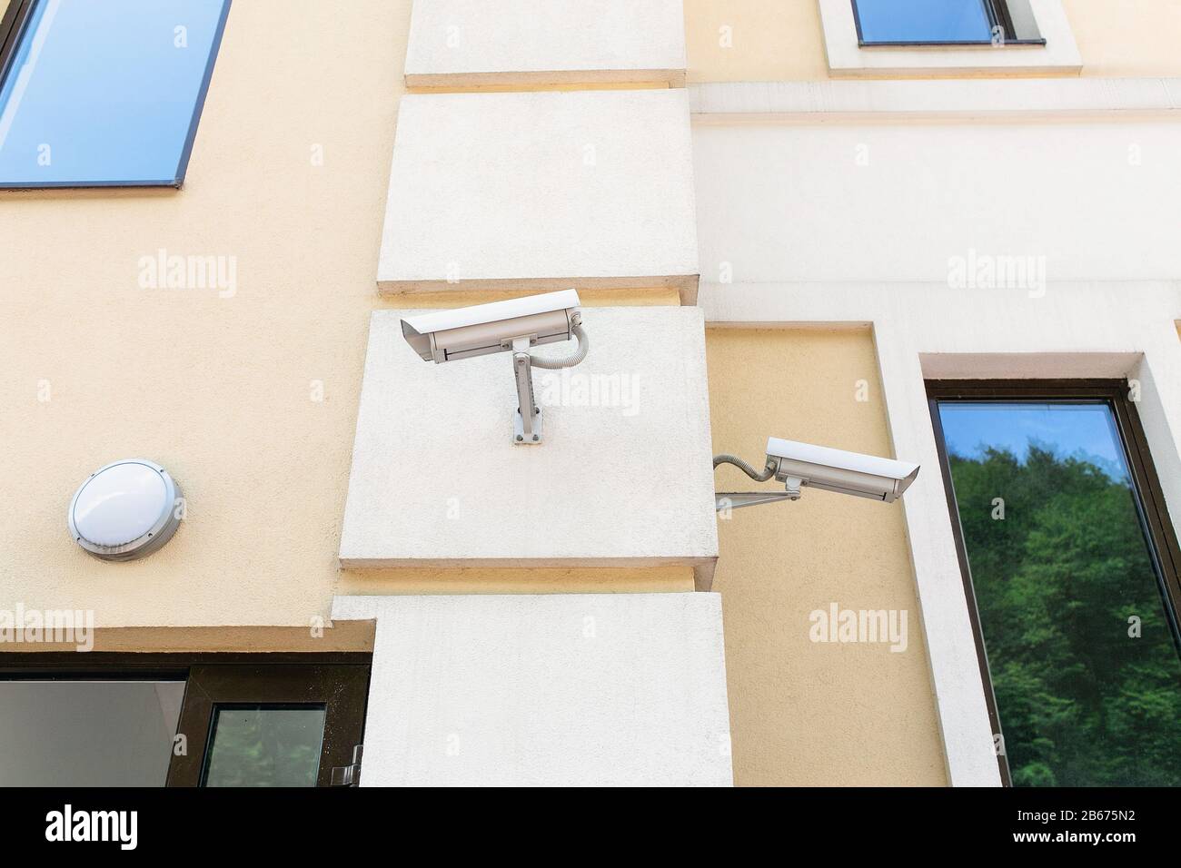 Cctv camera reflection hi-res stock photography and images - Alamy