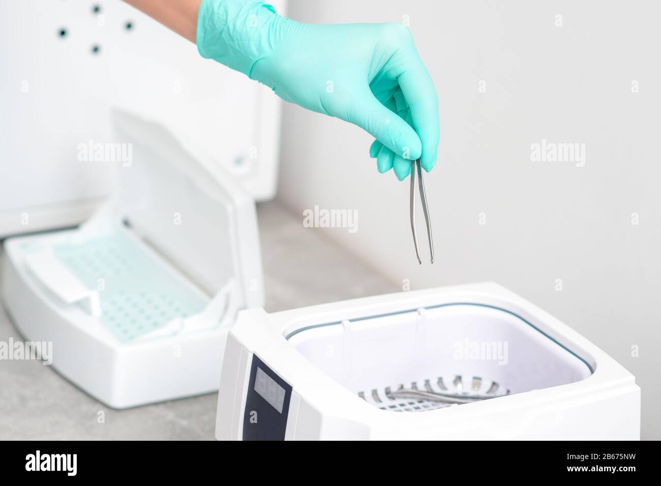 Cleaning surgical instruments sterilization hospital hi-res stock ...