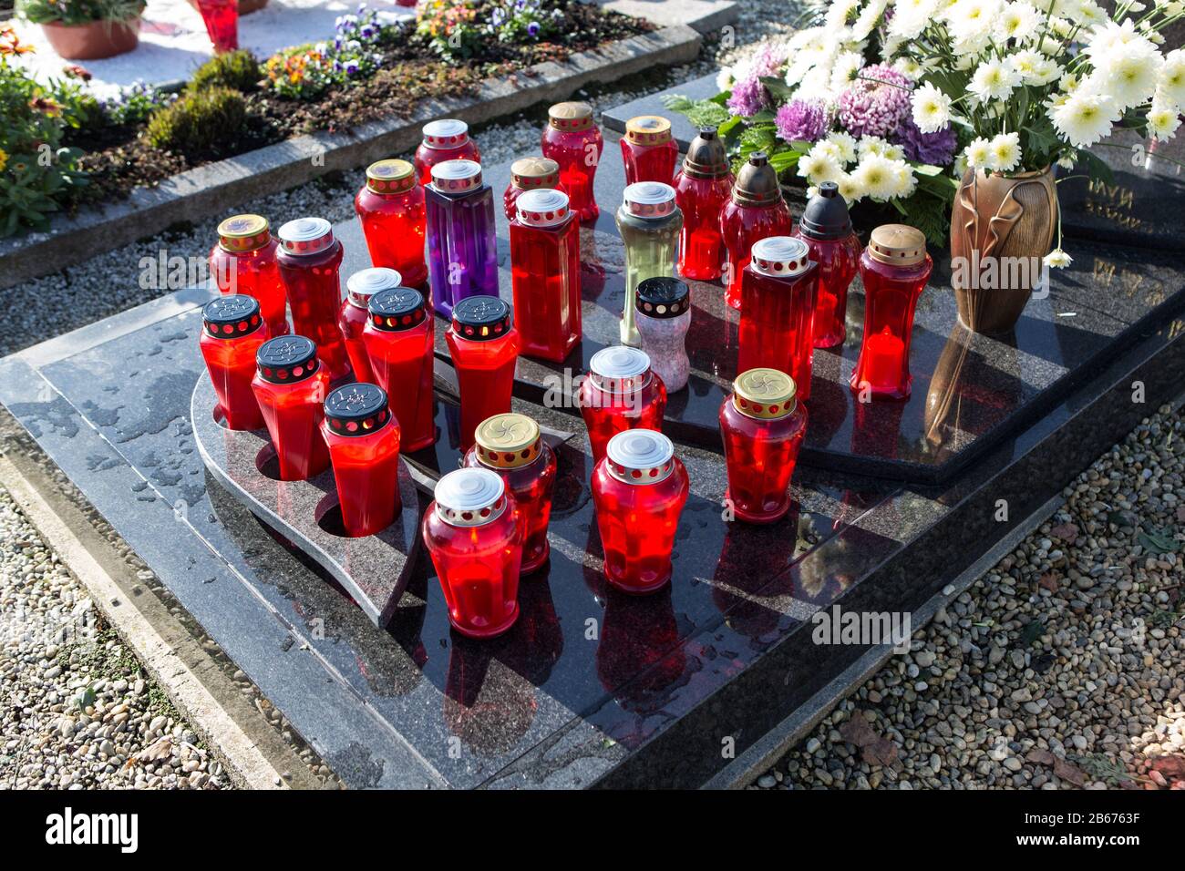 people remembering their loved ones who died Stock Photo - Alamy people remembering their loved ones who died Stock Photo - Alamy
