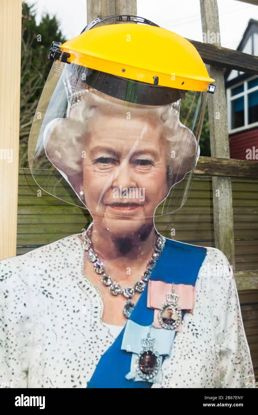 Queen elizabeth ii portrait 2020 hi-res stock photography and images ...