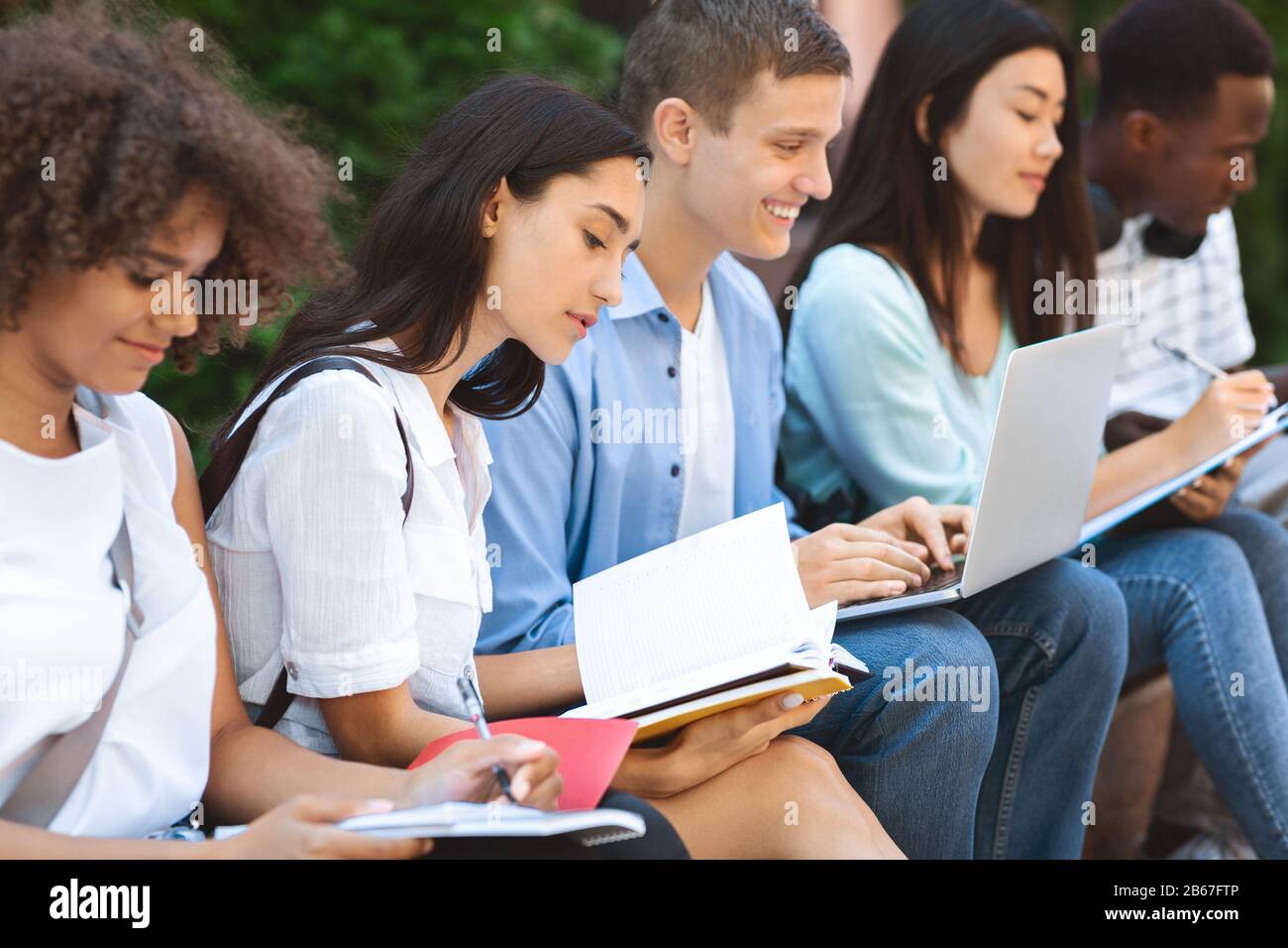 Diverse city school hi-res stock photography and images - Alamy