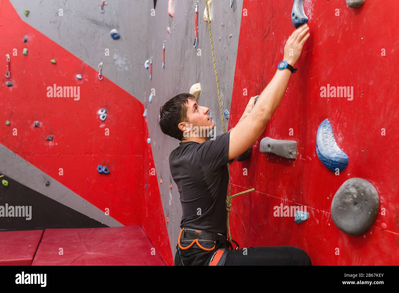 Mountain climber exercise man gym hi-res stock photography and images ...