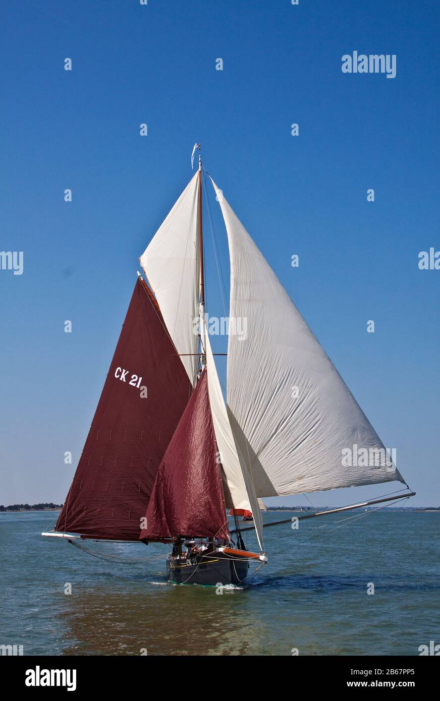 Sailing smack hi-res stock photography and images - Alamy