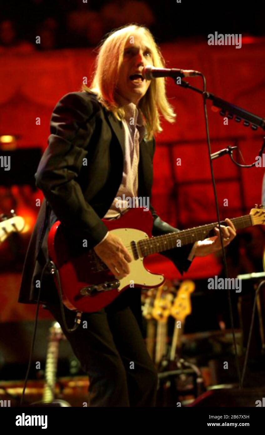 Concert for george 2002 hi-res stock photography and images - Alamy