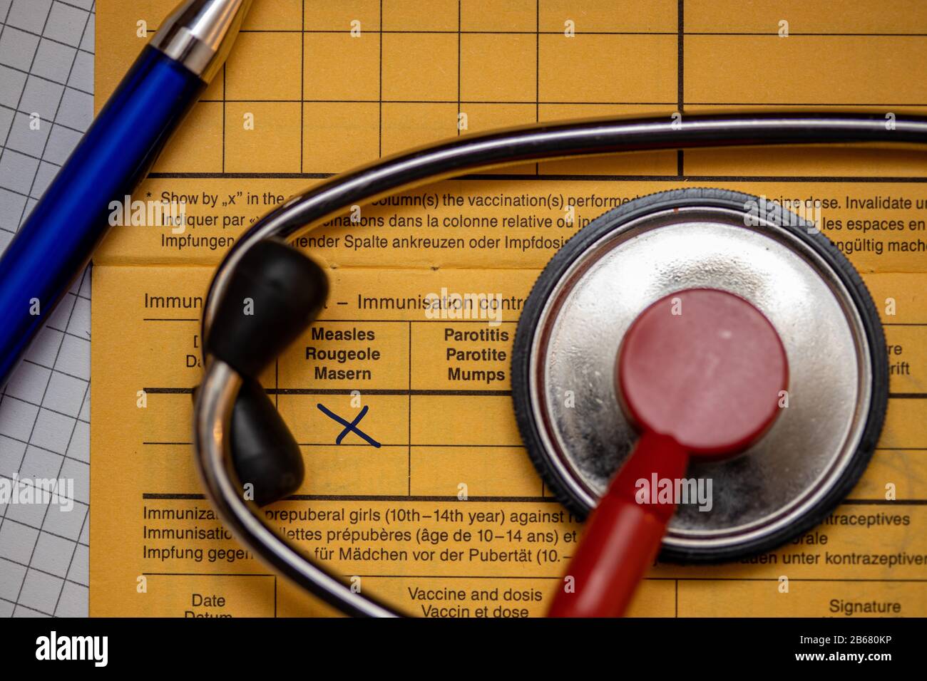 Vaccination card and vaccination hi-res stock photography and images ...