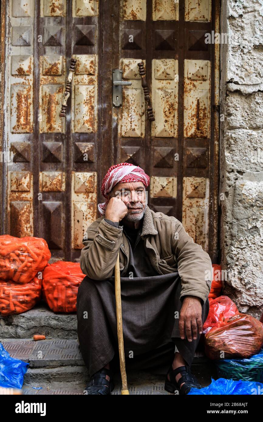 Deir Al-Balah, The Gaza Strip, Palestine. 10th Mar, 2020. A Palestinian ...