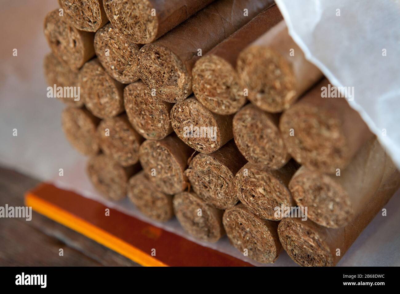 Esplendidos cohiba cigars hand made in Cuba Stock Photo - Alamy