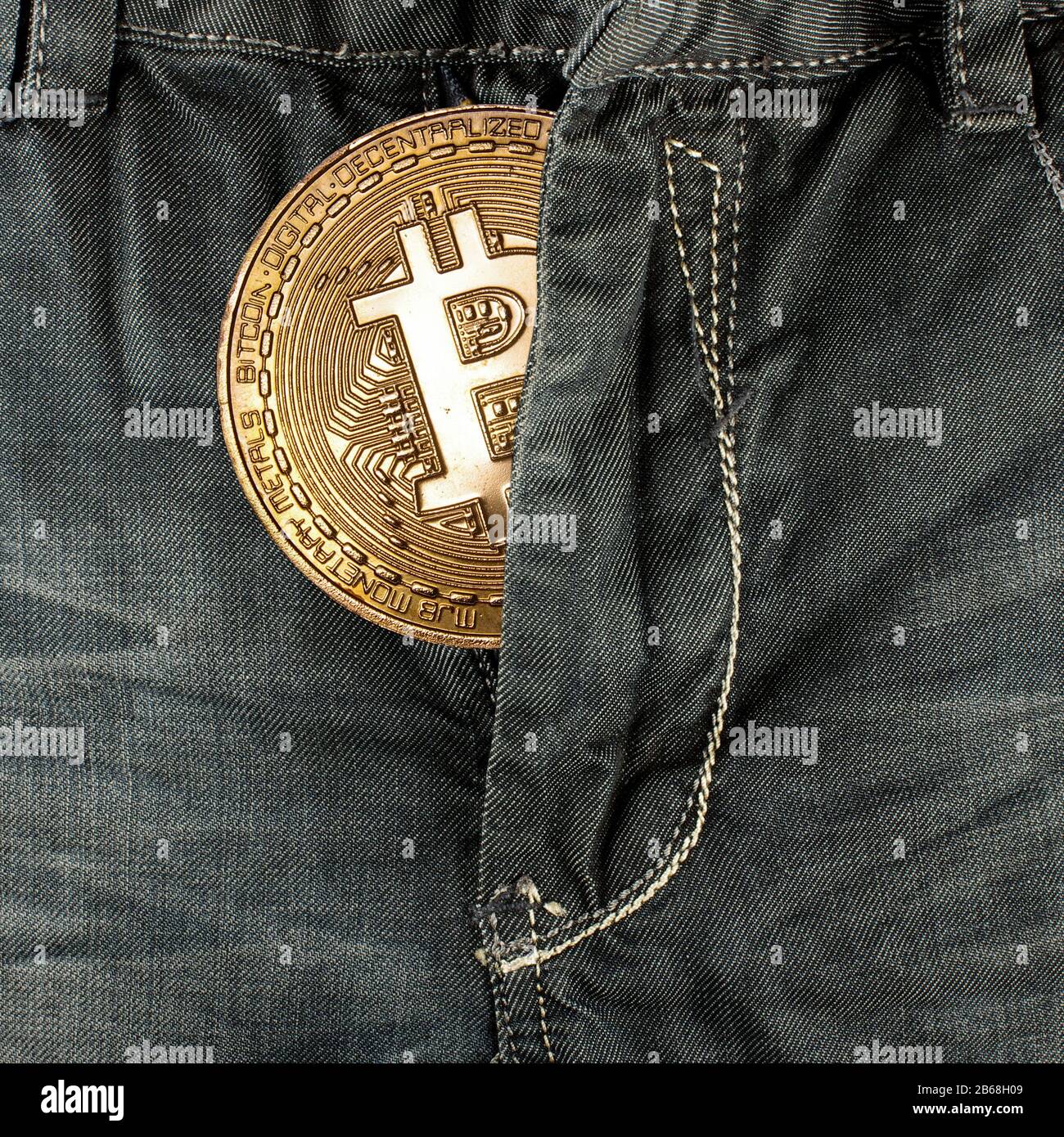 Open jeans pocket hi-res stock photography and images - Alamy